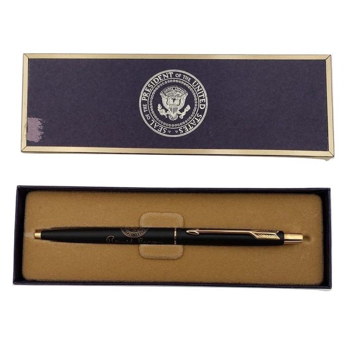 Ronald Reagan Original Signature Parker Pen