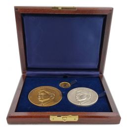 1993 Clinton Official and Rare Gold Silver Bronze Inaugural Medal Boxed Set